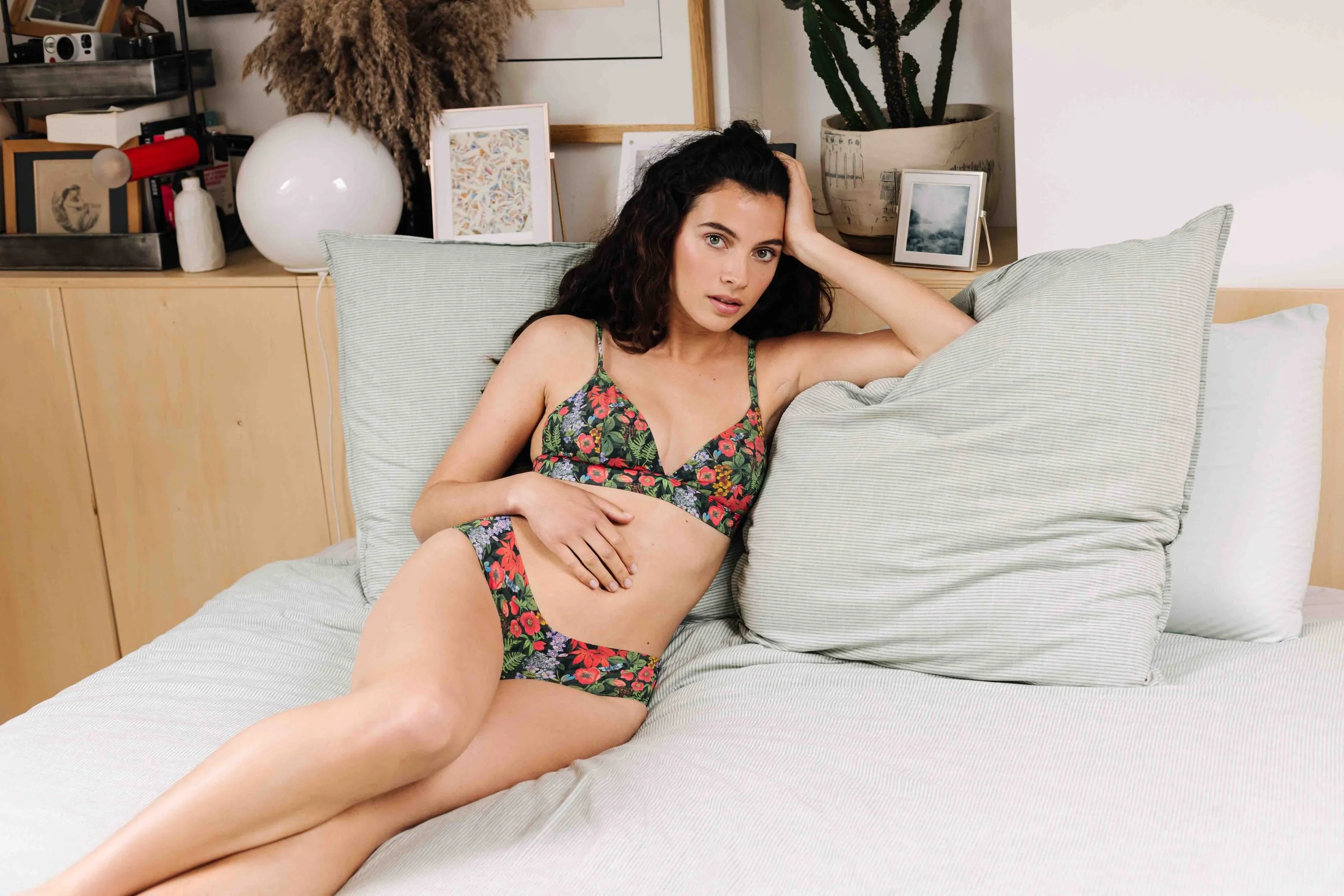 Esquisse Lingerie Store | vivatumusica.com